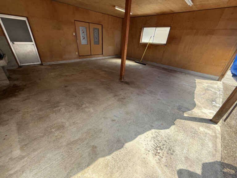 PolyFlake〈ポリフレーク〉驚きの“変身力”と“タフさ”を兼ね備えたハイブリッドフロア - COUNTRY BASE